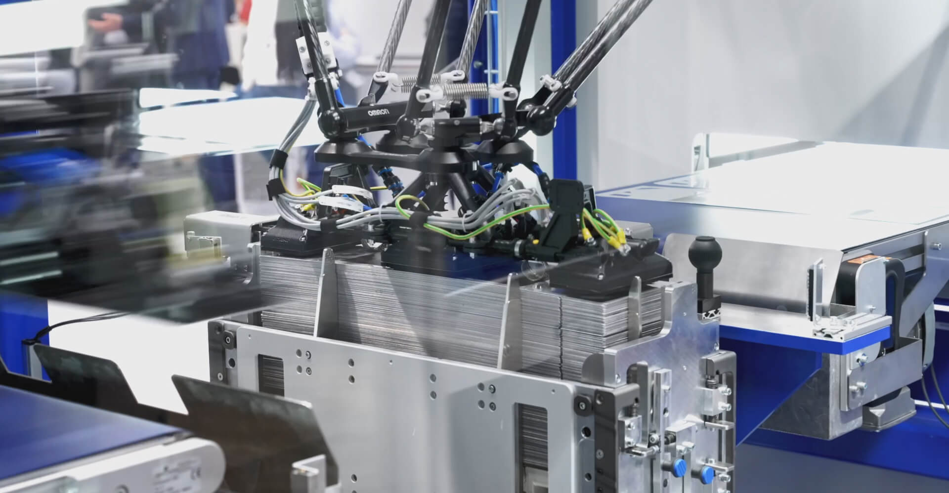 Top 7 tips for digitalization in the automotive industry | OMRON, Europe